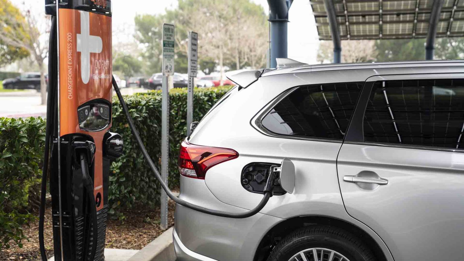 How Mitsubishi’s PHEV Works | Green Car Journal