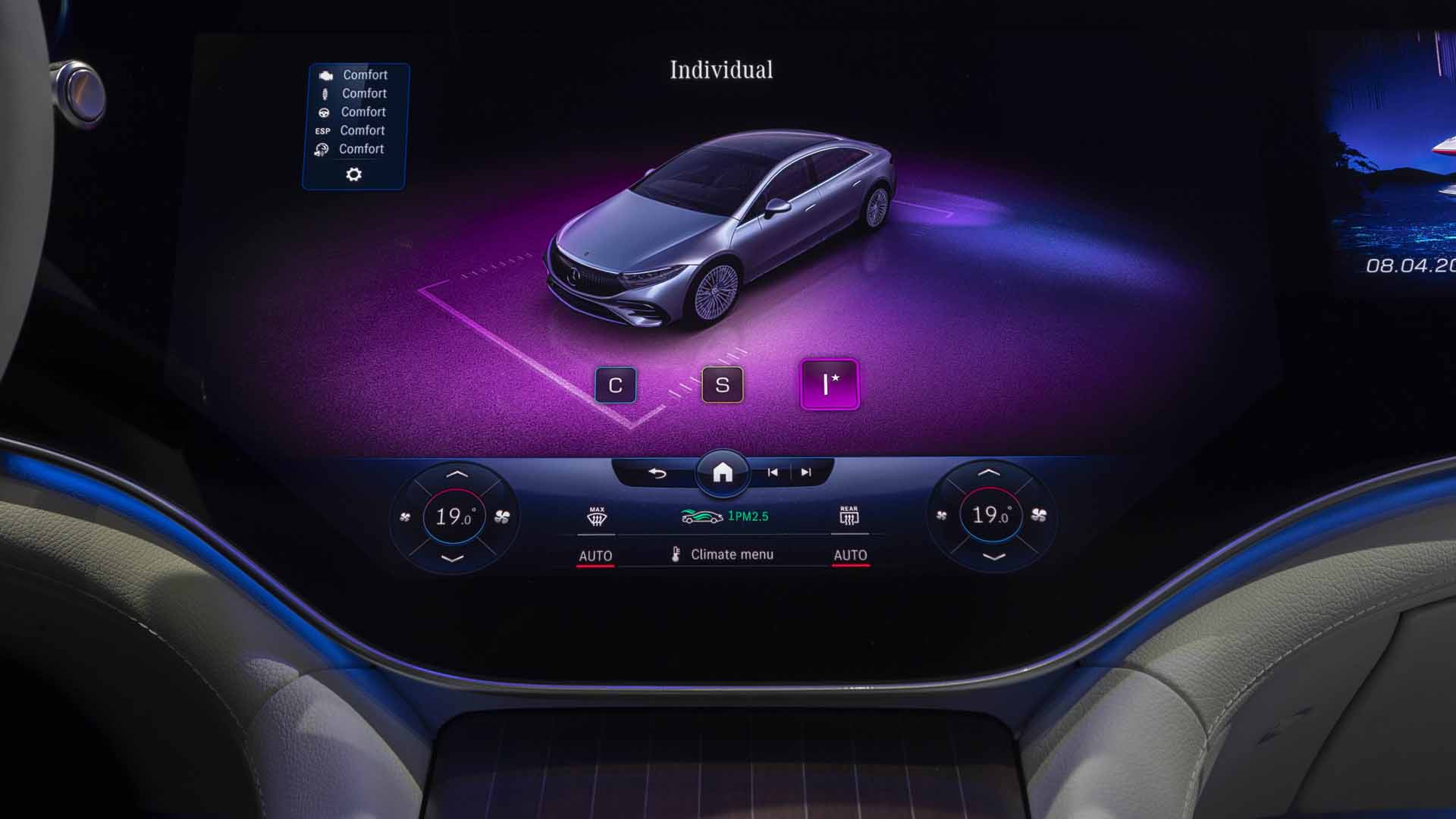 Electrified! Mercedes-Benz EQS | Green Car Journal