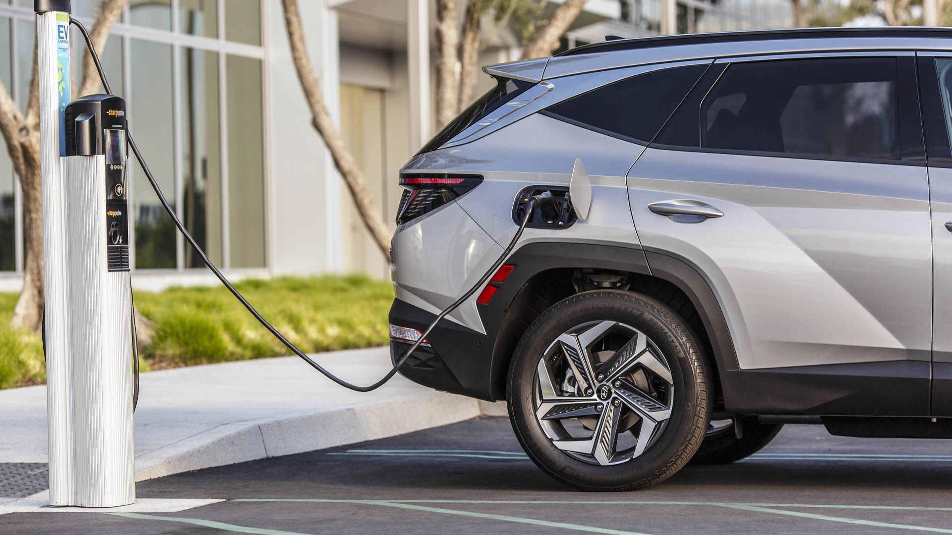 Hyundai Tucson PHEV an Appealing Electrified Option | Green Car Journal